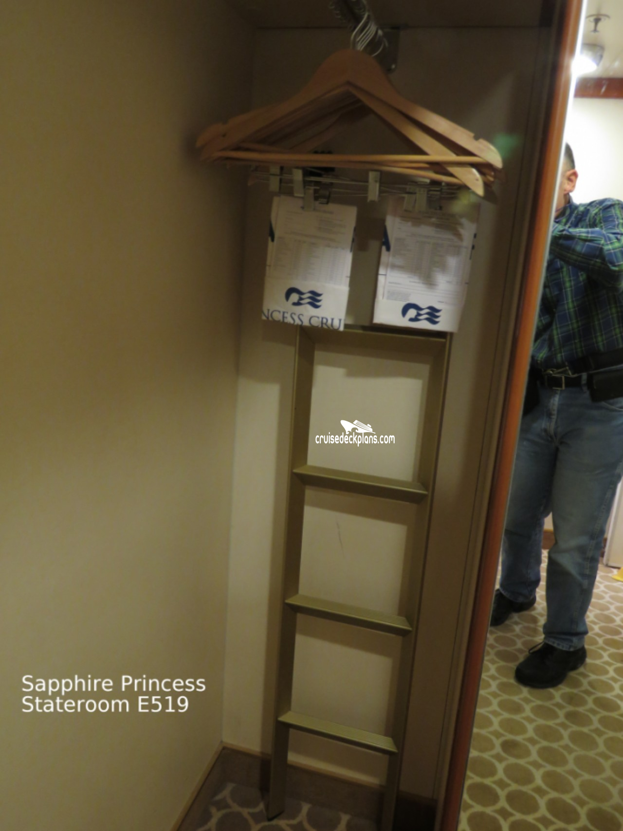 Stateroom E519 Sapphire Princess