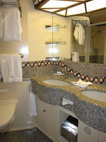 Stateroom 7335 Carnival Splendor