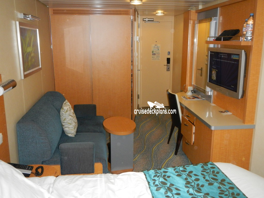 Oasis of the Seas Promenade View Interior Stateroom