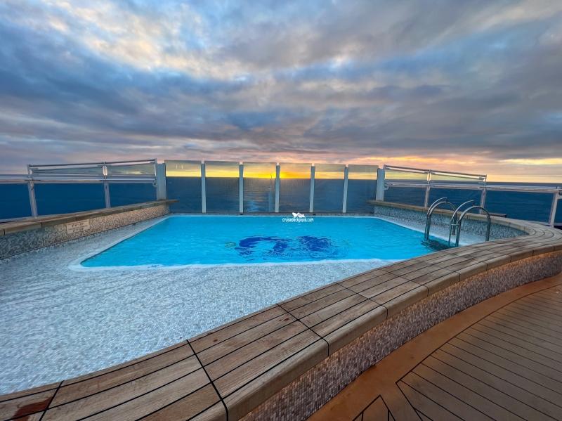 Sky Princess Wake View Bar and Pool Pictures